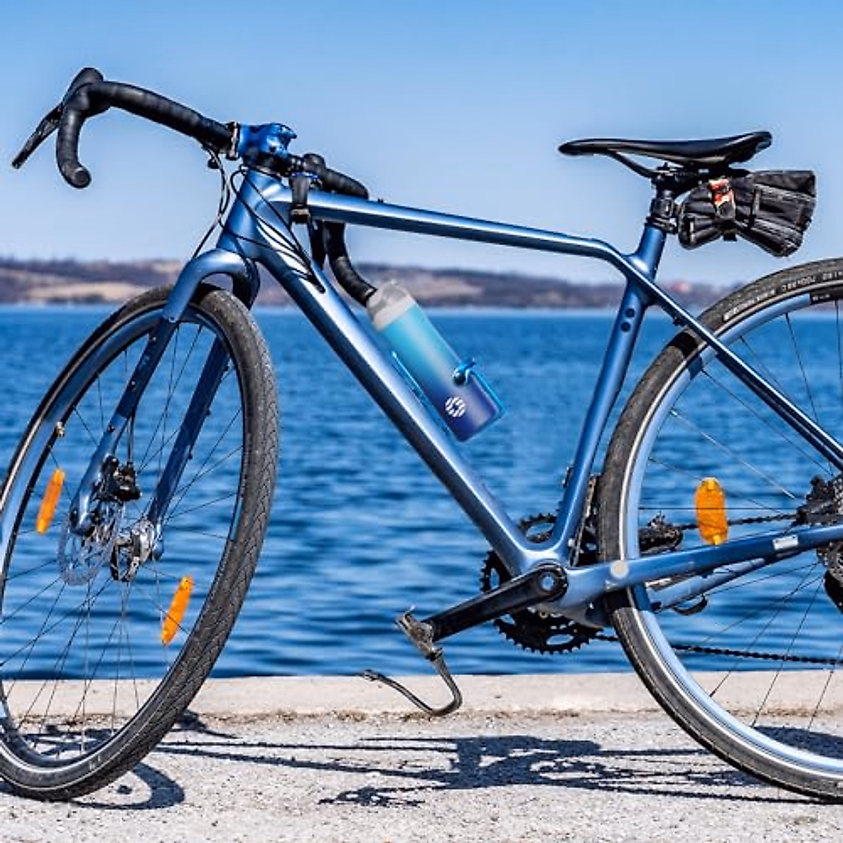 FJ bottle Sports Water Bottles with Straw, 20 oz Double Wall Vacuum Insulated Stainless Steel Bottle Keeps Hot and Cold, With Cleaning Brush, Good for Camping, Travel, Hiking, Ocean Blue