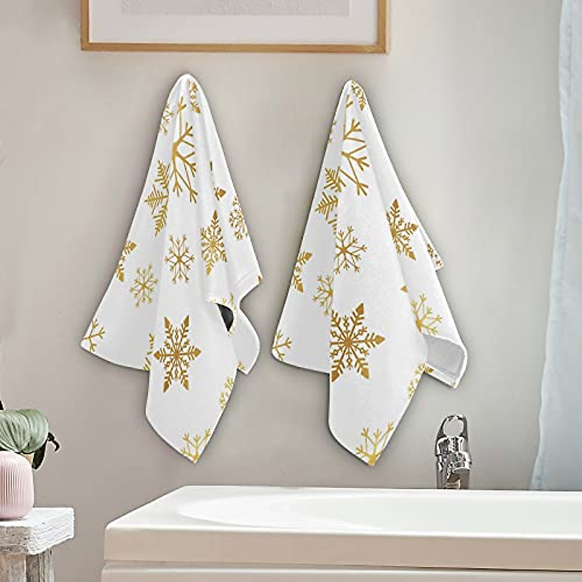 Vdsrup Winter Golden Snowflakes Hand Towels Christmas Xmas Bath Towel Set of 2 Small Bathroom Towels Soft Guest Face Towel Thin Kitchen Decorations Tea Dish Towels 14x28 in