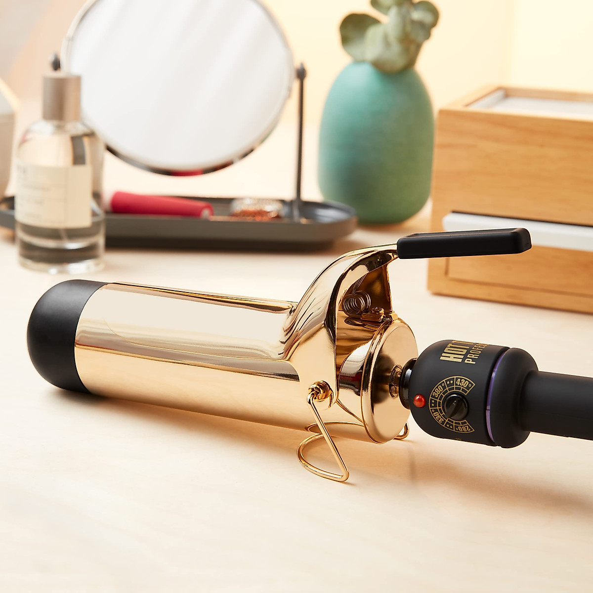HOT TOOLS (2018 MODEL) Pro Artist 24K Gold Jumbo Curling Iron | Long Lasting, Defined Curls (2 in)