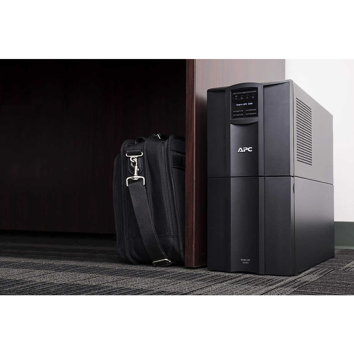 APC 2200VA Smart-UPS with SmartConnect, Pure Sinewave UPS Battery Backup, Line Interactive, 120V Uninterruptible Power Supply (SMT2200C) (Renewed)