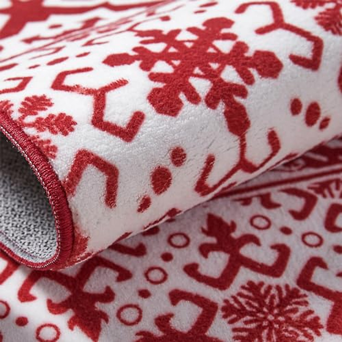 WondRg Christmas Area Rug 2x3 Red Snowflake Holiday Decorative Doormat Entryway Kitchen Washable Non Slip Soft Low Pile Small Carpet for Living Room Bedroom Entrance Dining Room Bathroom