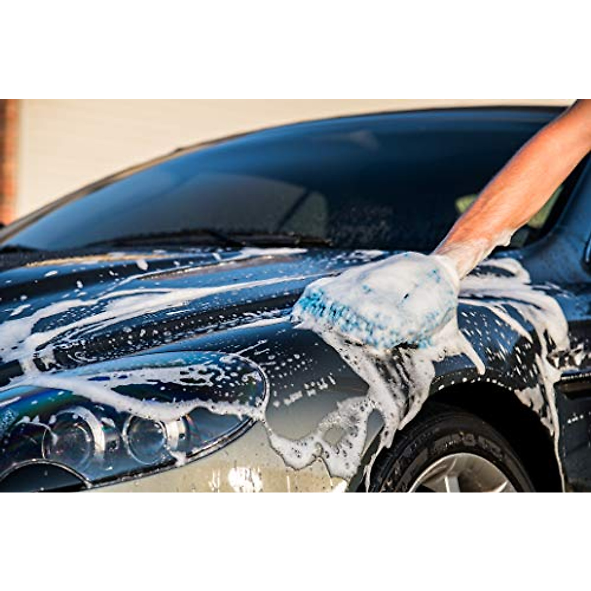 303 Car Wash Mitt - Ultra Absorbent Microfiber - Lint and Scratch Free Design - Hand Fitting, Snug Design with Elastic Cuff - Washable to Reuse, 1 Pack (39011)
