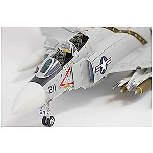 1/48 USN F-4J VF-84 Jolly Rogers 12305 with 3 Lifelike Pilot Figures - Plastic Model Kit