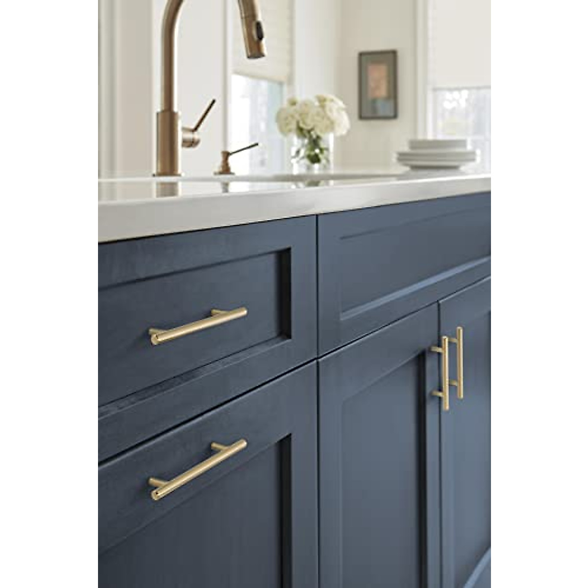 Amerock | Cabinet Pull | Champagne Bronze | 5-1/16 inch (128 mm) Center to Center | Bar Pulls | 1 Pack | Drawer Pull | Drawer Handle | Cabinet Hardware, BP40517CZ