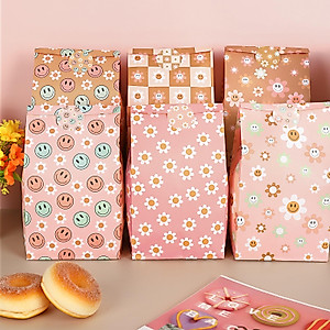 AnyDesign 24Pcs Vintage Boho Party Favor Bags 6 Designs Smile Daisy Paper Gift Bags with Sticker Decals Retro Checkered Goodie Treat Bags for Baby Shower Birthday Party Supplies Gift Wrap