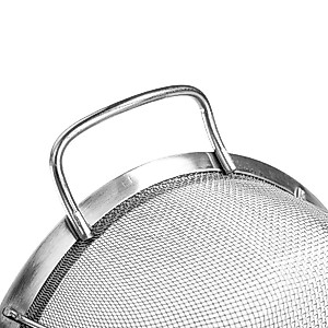 Dicunoy Set of 3 Strainers and Colanders, Stainless Steel Mesh Strainer Basket with Handle, Stackable Mesh Footed Colander for Rinse Food, Fruit, Vegetable, Strain, Drain (2.5/3/5 Quart)