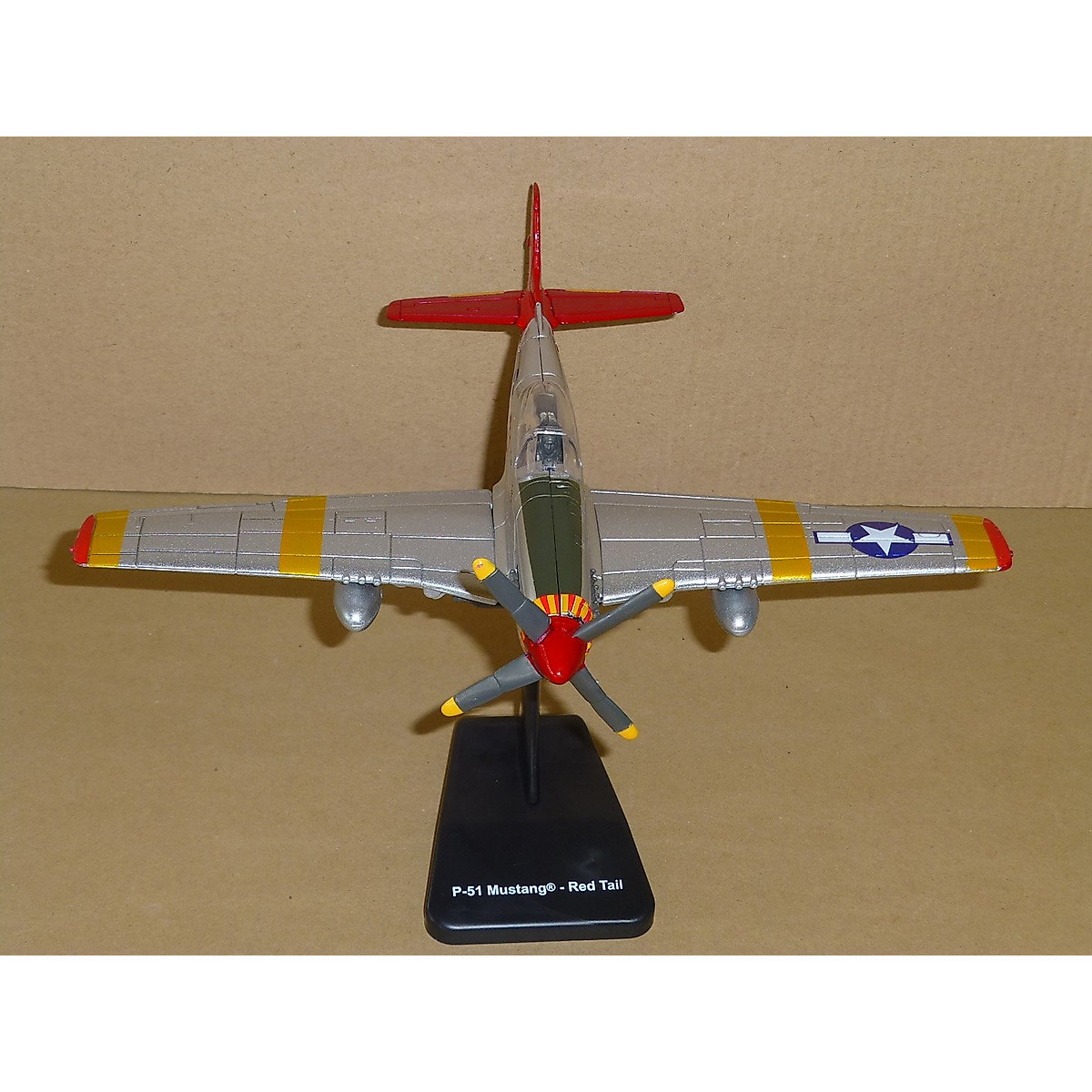 New-Ray World War II Replica Fighter Air Planes ClassicAircraft P-51D Red Tails 1:48