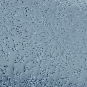 Amazon Basics Oversized Quilt Bed Set, Embossed Coverlet and Shams - King, Spa Blue Floral