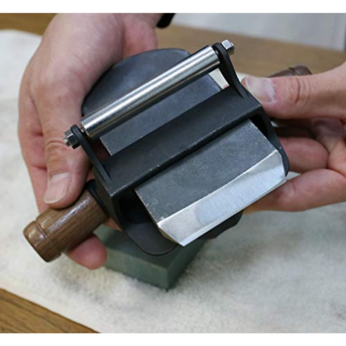 KAKURI Honing Guide Sharpening Jig for Chisels and Planes Blades, Japanese Sharpening Guide for Woodworking Tools, Made in JAPAN