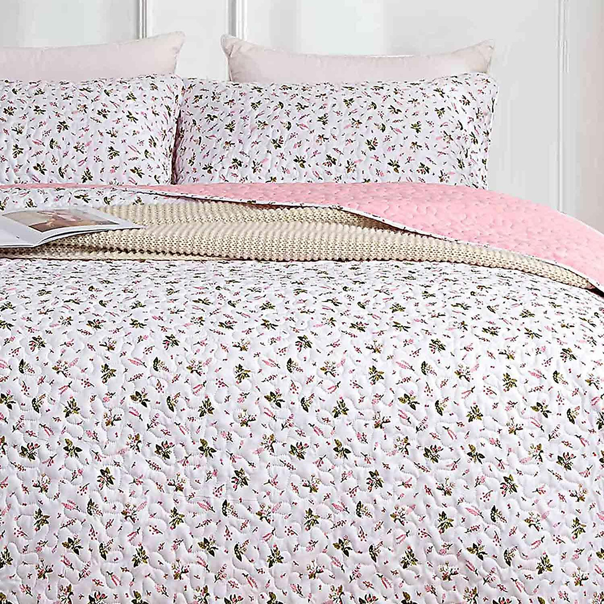 Nanko Quilt Set Queen Full Size 3 Pcs, White and Pink Floral Green Flower Pattern Bedspreads, Soft Lightweight Coverlet Bed Spreads, Farmhouse Thin Quilted Comforter Bedding Sets for Women Girls 90x90