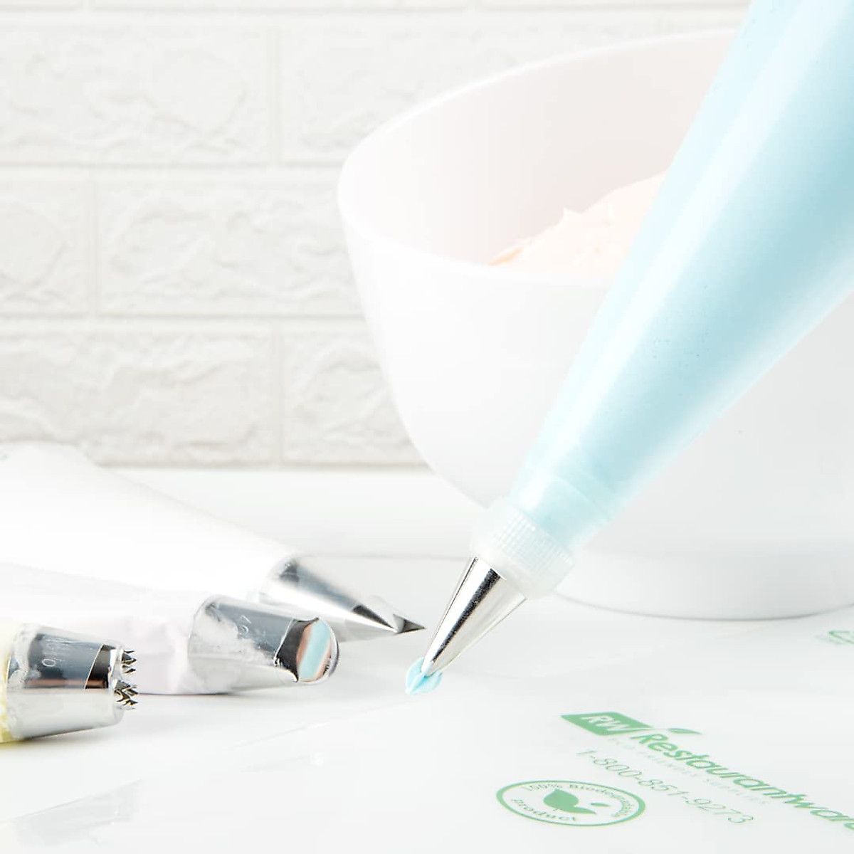 Restaurantware Pastry Tek Decorating Tip Star 1 Reusable Star Piping Tip - #30 Dent-Resistant Stainless Steel Closed Star Tip Dishwasher-Safe Decorate Cupcakes Cakes or Cookies