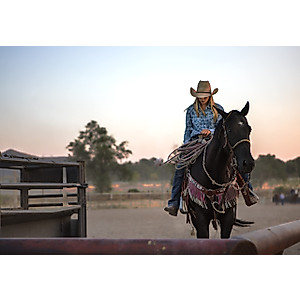 MID WEST RANGE ‘The Patriot’ American Flag Rodeo Wallet for Men. Distressed Leather ‘IN GOD WE TRUST’. Gift Cowboy Wallet for the True Patriot - Western Wallet for Men.