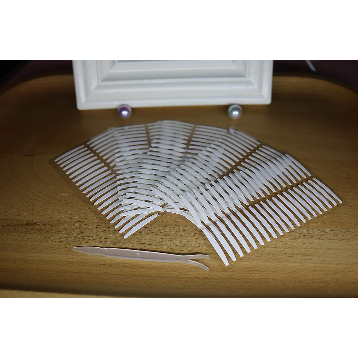 Ultra Invisible Double Eyelid Tape Stickers - 200Pcs/100Pairs Both Side Sticky Instant Eye Lid Lift Strips - Perfect for Hooded Droopy Uneven or Mono-eyelids