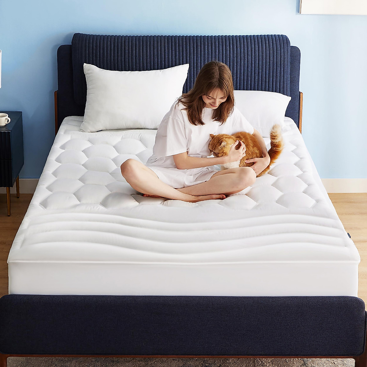 Bedsure Queen Mattress Pad - Soft Mattress Topper Padded, Quilted Fitted Mattress Cover with with Deep Pocket Fits 8"-21" Mattress, Breathable Fluffy Pillow Top, White, 60x80 Inches