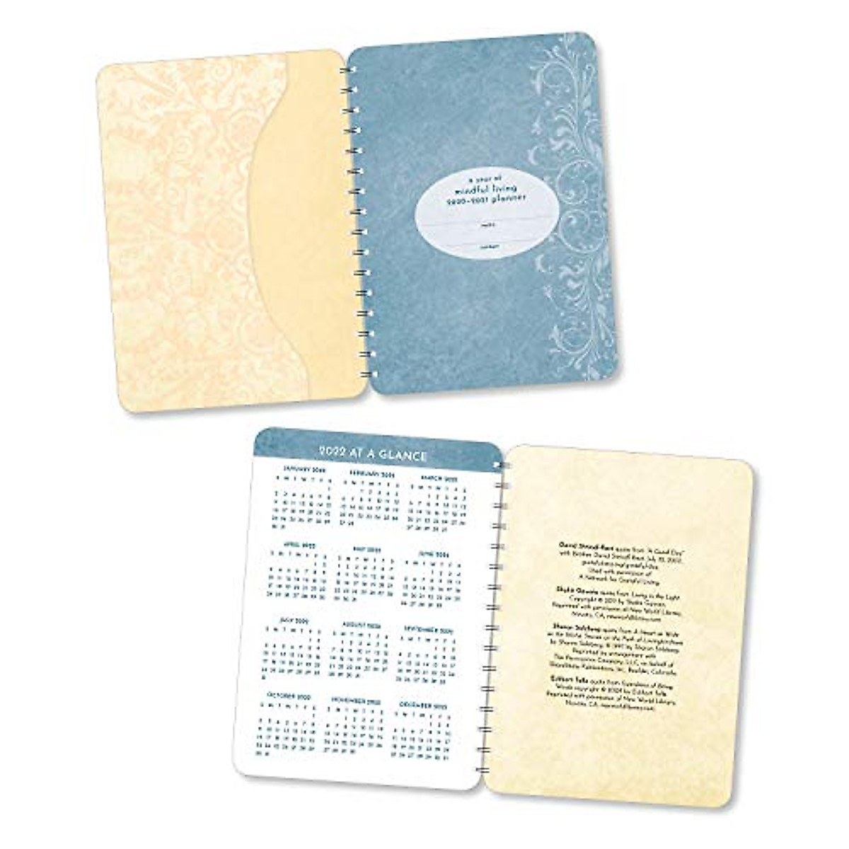 A Year of Mindful Living 2021 On-the-Go Weekly Planner: 17-Month Calendar with Pocket (Aug 2020 - Dec 2021, 5" x 7" closed)