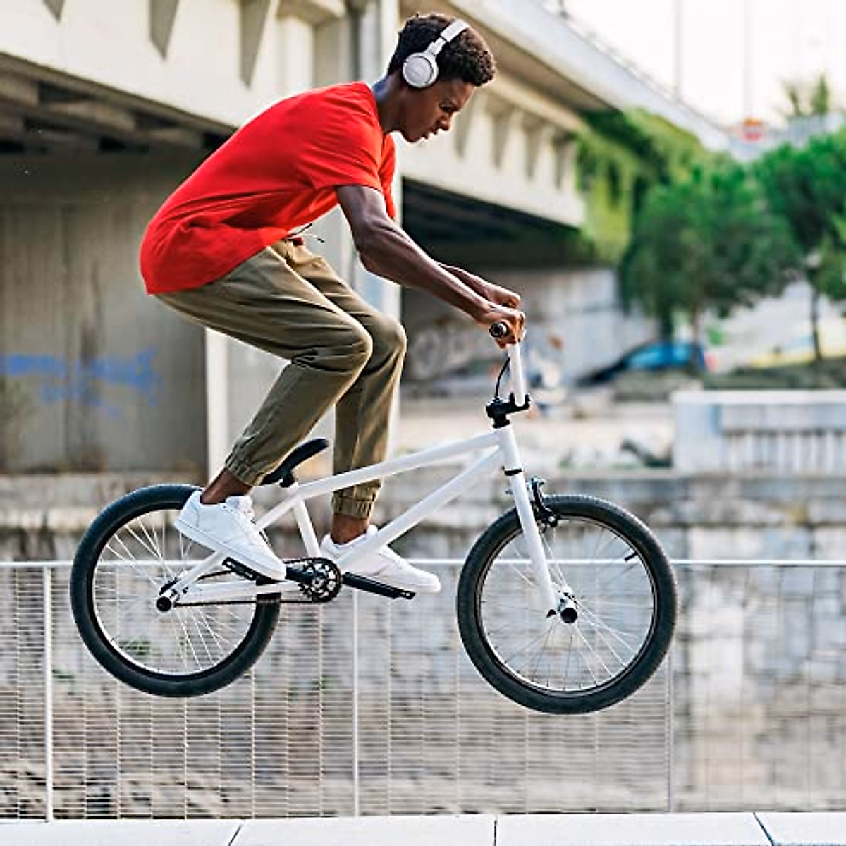 JBL Tune 510BT: Wireless On-Ear Headphones with Purebass Sound - White (Renewed)