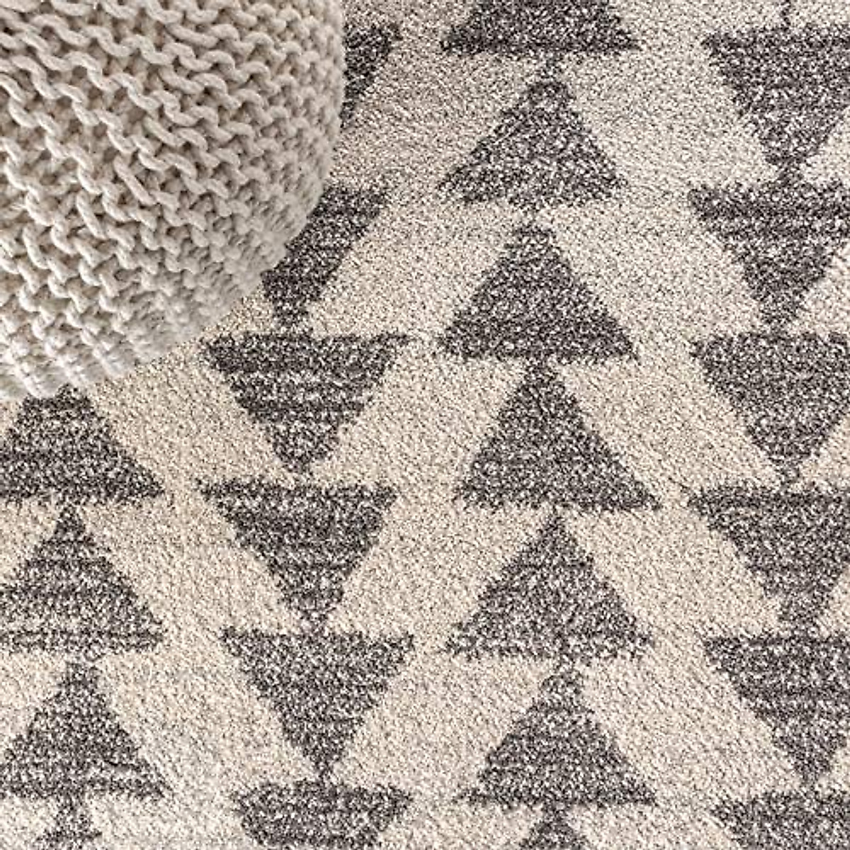 JONATHAN Y MOH206B-8 Aisha Moroccan Triangle Geometric Indoor Farmhouse Area-Rug Bohemian Minimalistic Easy-Cleaning Bedroom Kitchen Living Room Non Shedding, 8 X 10, Cream,Gray