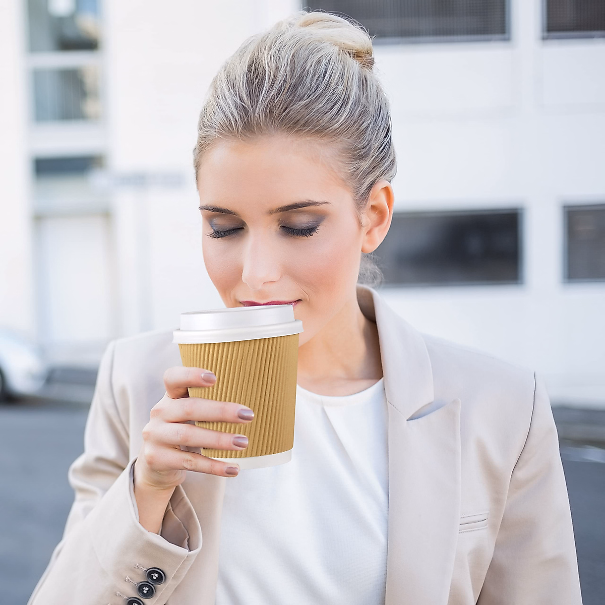 NYHI Kraft Paper Coffee Cups With Lids Set of 100 12oz Disposable Triple Wall Ripple Insulated Coffee Cups To Go Recyclable Brown Paper Cups Coffee Hot Chocolate Tea Hot Cups With Lids