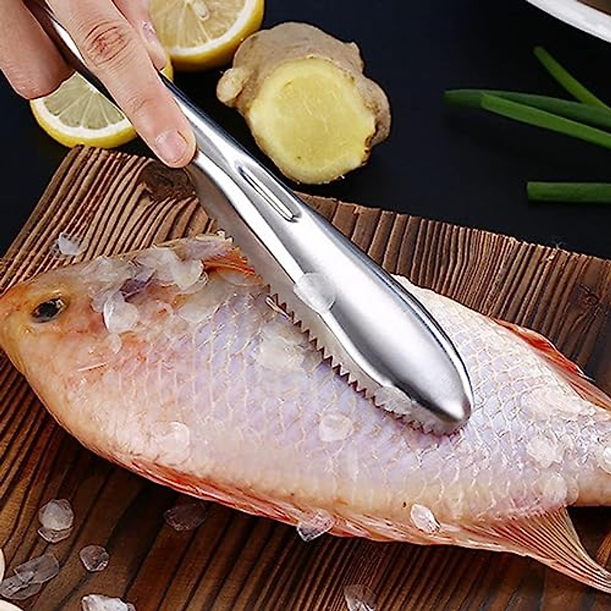 Fish Scaler Manual Stainless Steel Fish Skin Brush Scraping Fishing Scale Brush Graters Fast Remove Fish Cleaning Peeler Fish Scalers Sawtooth Fish Descaler Tool for Family Kitchen, Seafood Markets
