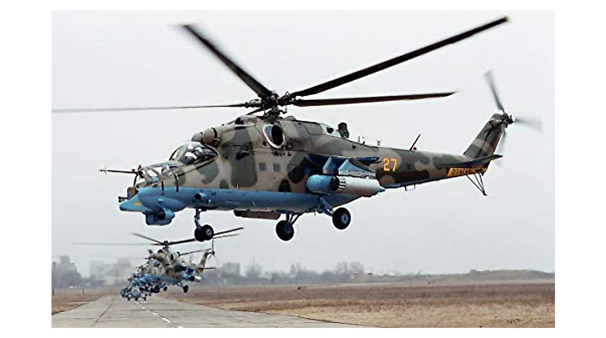 Mil Mi-24 Hind D/E Model Kit 1:72 Scale - Authentic Russian Helicopter