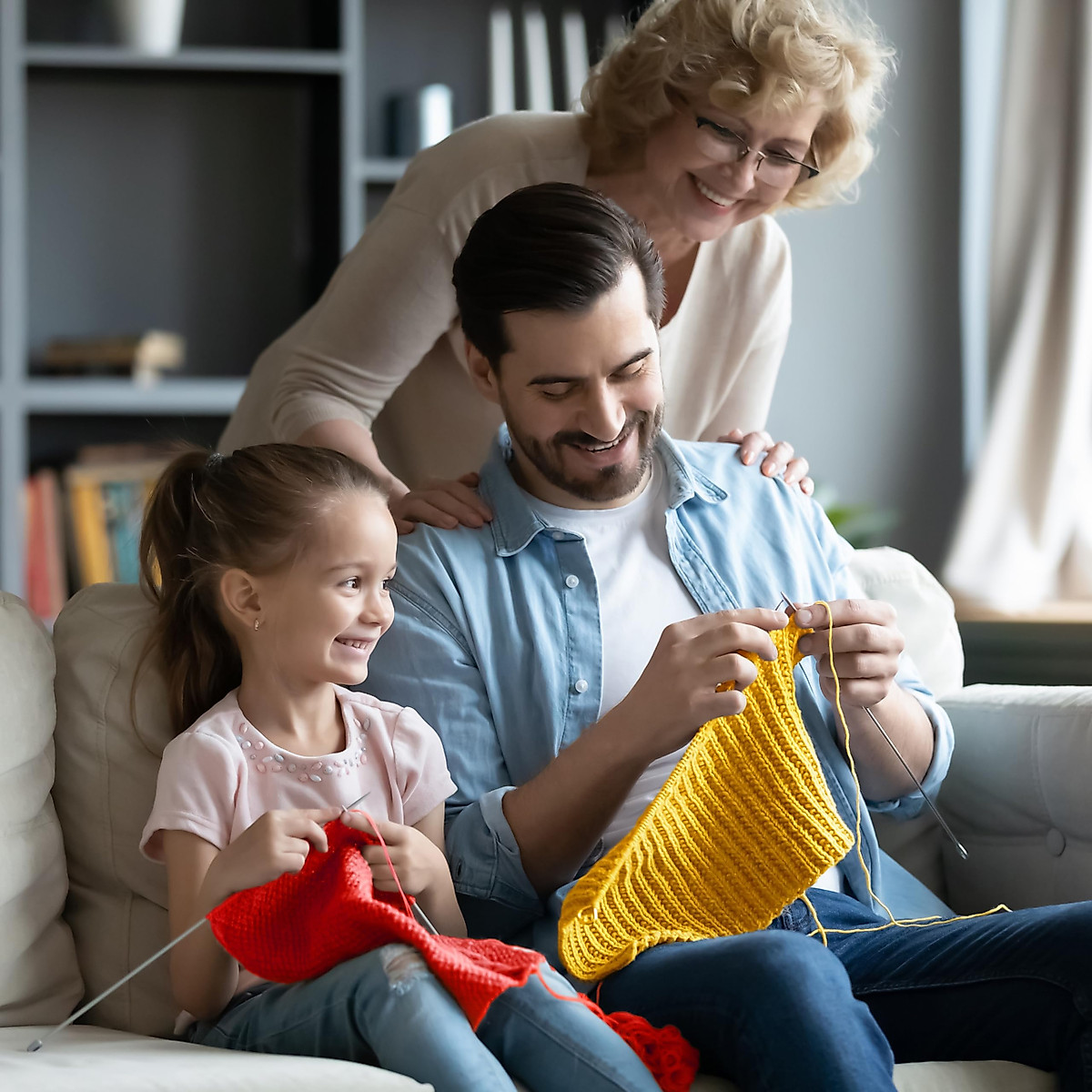 Сrochet Kit 16x20g Acrylic Yarn Skeins with 2 Hooks, 2 Weaving Needles and 4 Stitch Makers - 700 Yards of Soft Yarn for Crocheting and Knitting Craft Project, Assorted Starter Yarn Bulk Pack