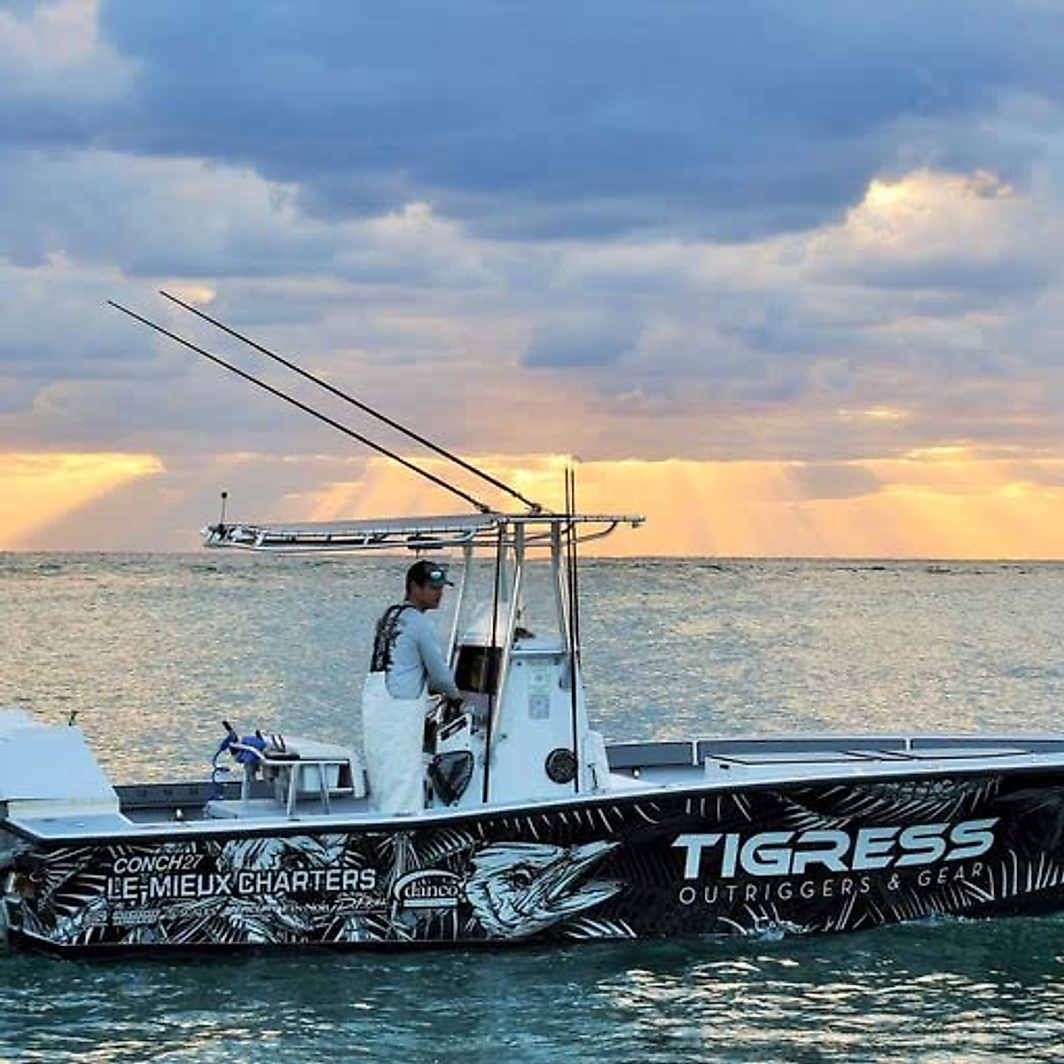 Tigress XD 3K Carbon Fiber 18' Telescoping Center Rigger with Patented Tigress Track Internal Tracking System, for use on Sports Fishing Boats up to 40 feet