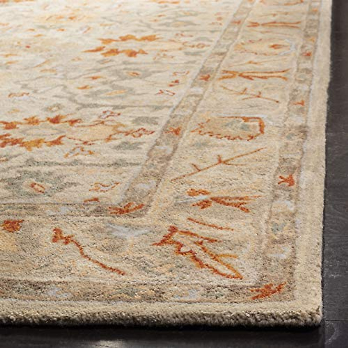 SAFAVIEH Antiquity Collection 4' x 6' Beige / Multi AT63A Handmade Traditional Oriental Premium Wool Area Rug