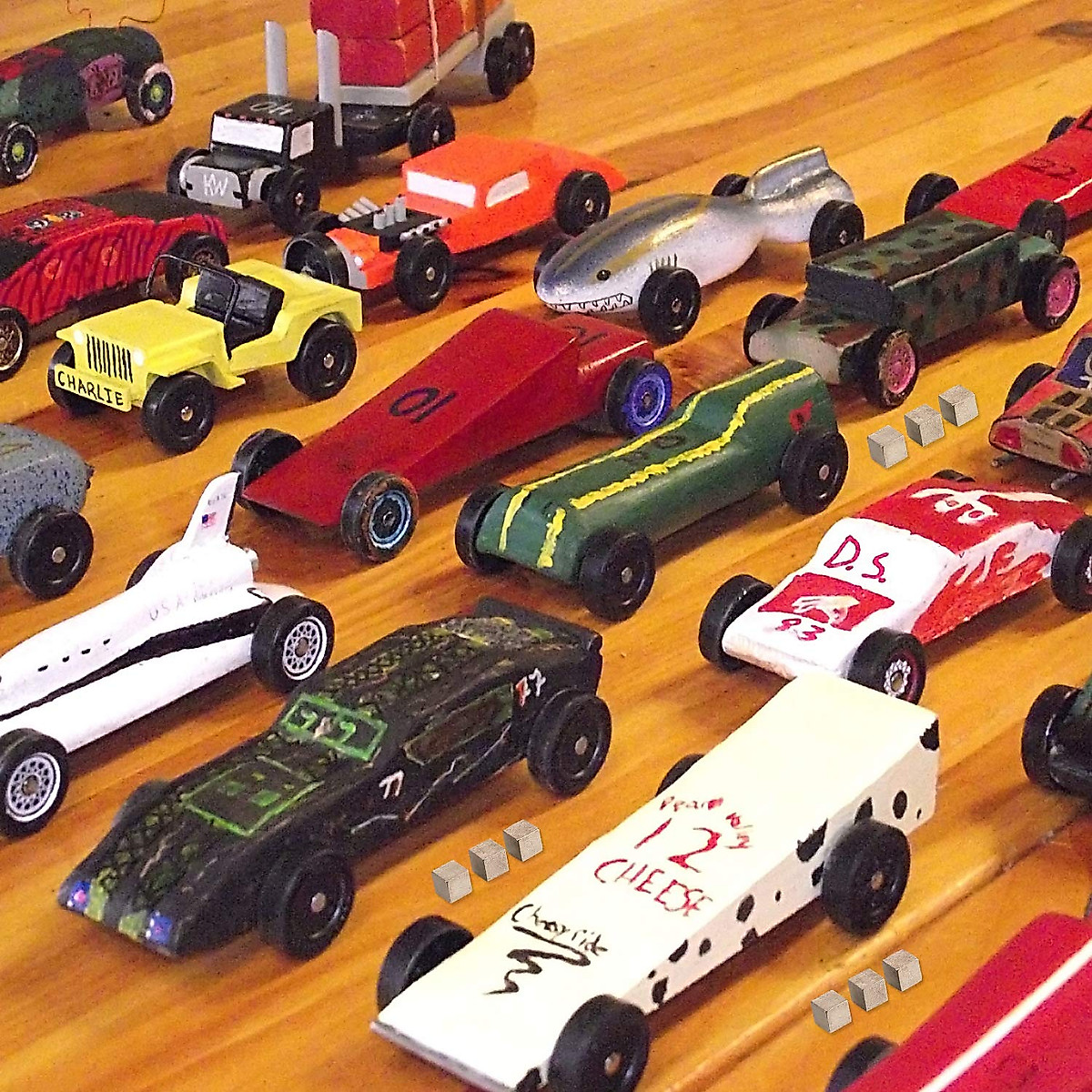 BBTO 12 Pieces Tungsten Weights 1/4 Inch Incremental Cubed Car Cube Weights Compatible with Pinewood Car Derby Weights (2 Ounce)