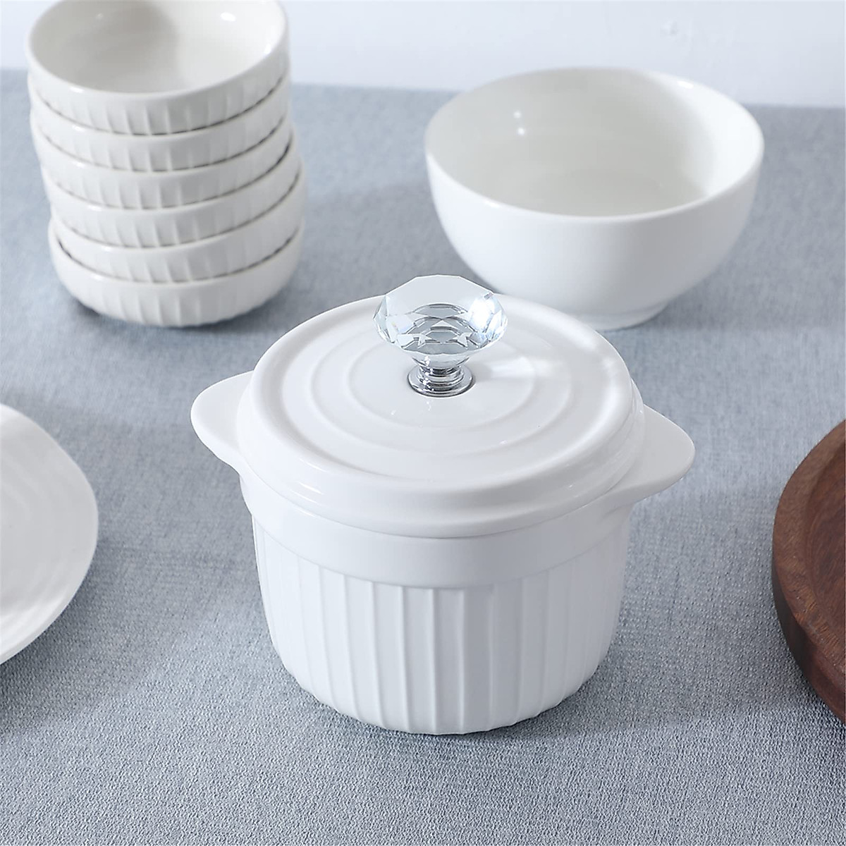 Bacon Grease Container Keeper with Crystal Lid and Strainer, 17 oz Ceramic Frying Oil Storage Can Container for Countertop (Silver)