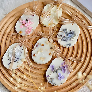 FOUSIUTIM Wax Melts Natural Candles Non Toxic. Wild Bluebell Scented Candles. Soy Candle Wax Includes 464 Soy Wax, Beeswax Candles, Dried Flowers and Plant Essential Oil. Stress Relief Gifts.