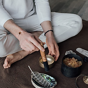 Yhluck 2pcs Tiger Eye Bracelet Handmade Natural Healing Crystal Bracelet with Wish Cards Adjustable Braided Beaded Bracelet Anklet Jewelry Set Yoga Reiki Gift for Couple Friendship