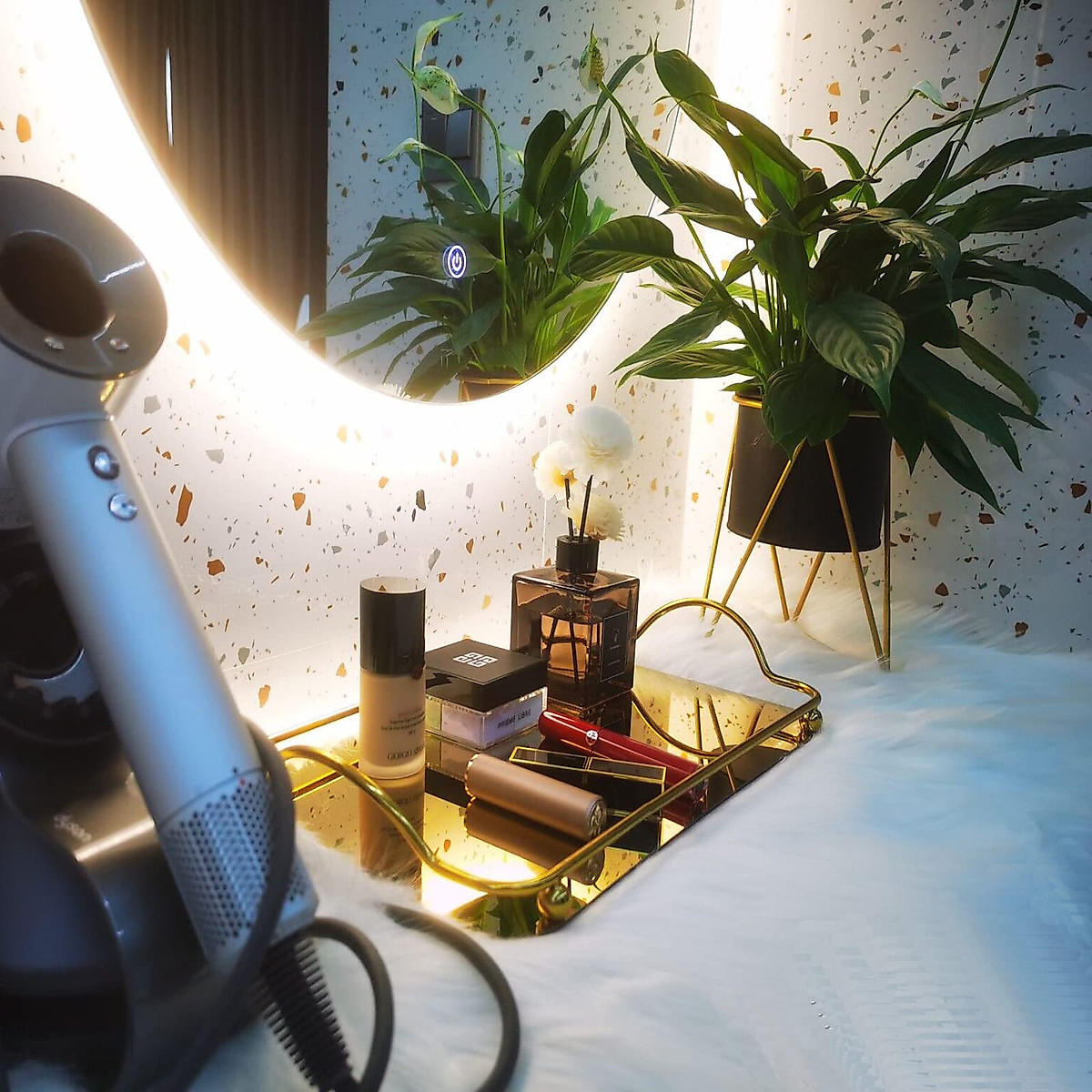 Table Runner, Thanksgiving Modern Small White Fur Table Runner for Party Birthday Christmas Friendsgiving Wedding Dinning Table, Decorative Rug Luxury Faux Fur Runner for Table (11.8x59.1inch)