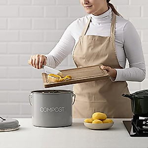 Navaris Metal Compost Caddy Bin - 1.3 Gallon Kitchen Composting Bucket with Charcoal Filter and Lid for Indoor Food Waste Recycling - 5 Litre - Gray