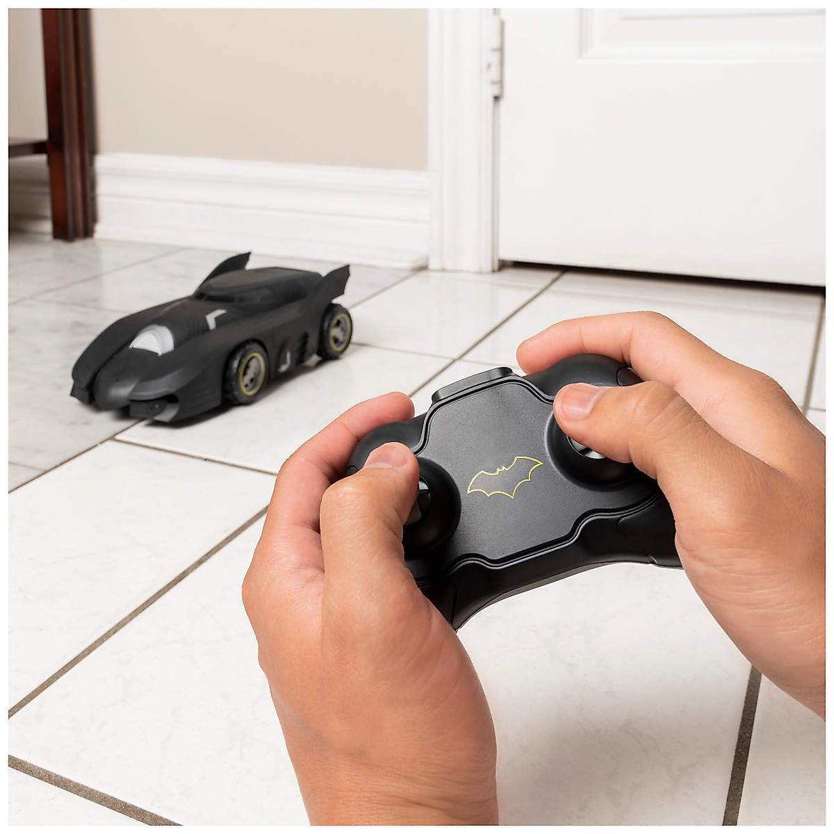 DC Comics Batman Batmobile Remote Control Vehicle 1:20 Scale, Kids Toys for Boys Aged 4 and up