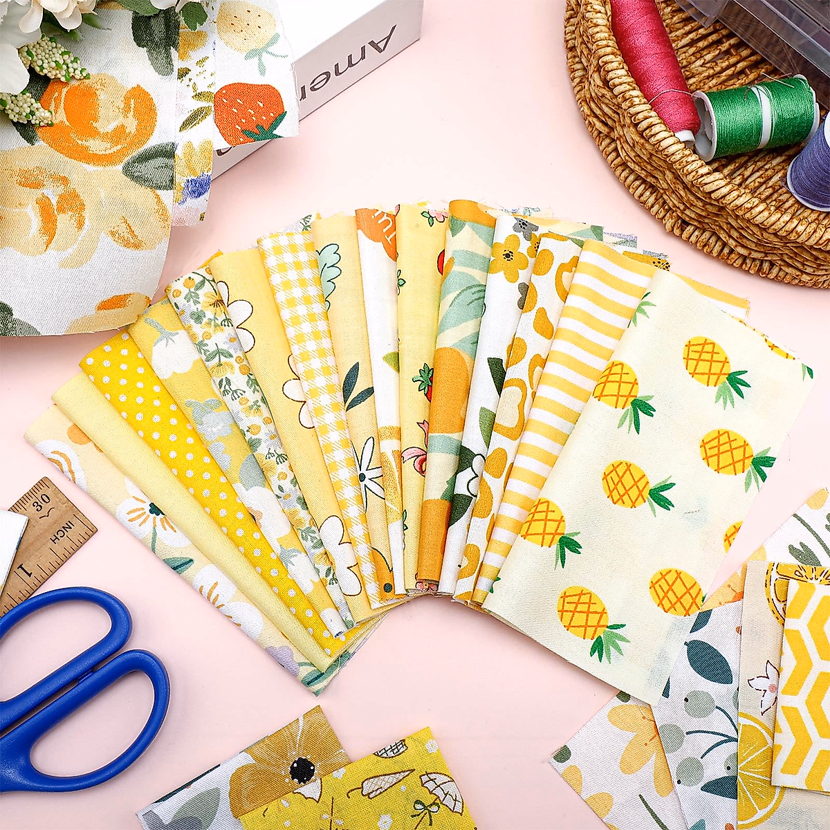 Ganeen 500 Pcs Cotton Fabric Squares 5 "x 5" Quilt Precut Fabric Printed Fabric Bundles Sheets Charm Packs for Quilting for DIY Sewing Scrapbooking Patchworks Crafts (Yellow Floral)