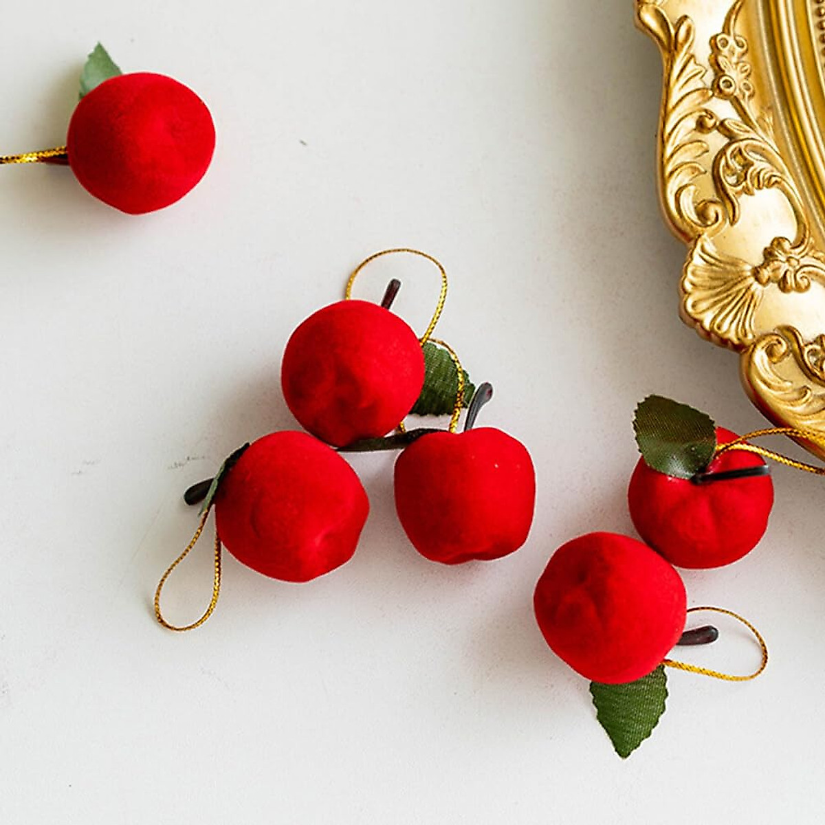 Artibetter Shatterproof Christmas Tree Baubles, Christmas Tree Pendant Foam Red Apple Decoration Christmas Apple Ornament Apple Shaped Hanging Xmas Tree Decor 60Pcs 2cm