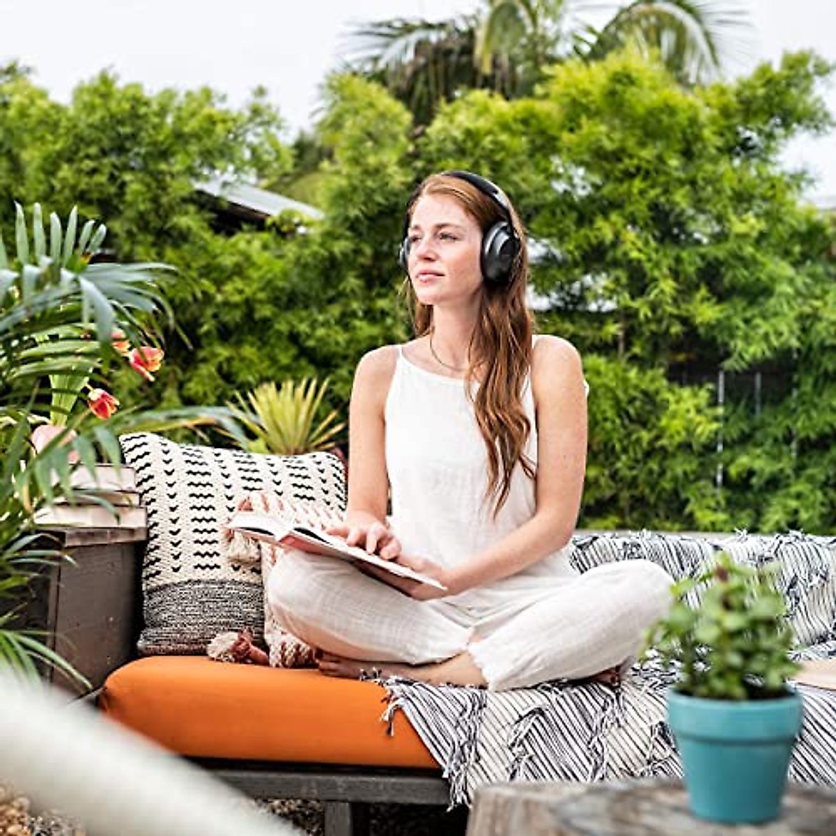 Bose Noise Cancelling Headphones 700,Bluetooth, Over-Ear Wireless with Built-In Microphone for Clear Calls & Alexa Voice Control,Black