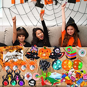 800pcs Halloween Party Favors for Kids Fidget Toys Pack Bulk Prize Box Treasure Box Goodie Bag Stuffers Carnival Prizes Classroom Rewards Fillers for Kids