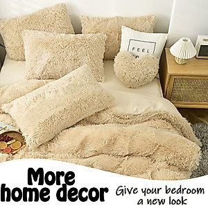 MorroMorn Shaggy Throw Pillow Covers, Luxury Long Faux Fur Decorative Pillows Shams, Square Pillow Cases Set, Pack of 2 Cushion Cover for Bed Couch Soft Fluffy Shaggy Room Decor (Khaki)