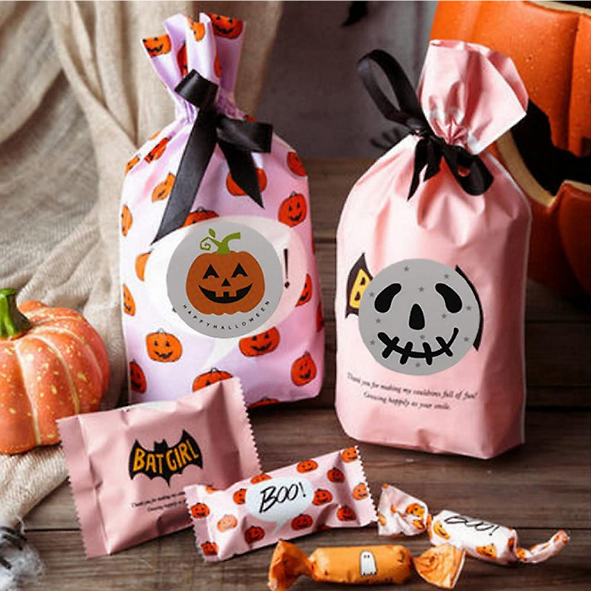 120 pcs Halloween Sealing Sticker Ghost Pumpkin Stickers Adhesive Label Stickers Round Sealing Decals Candy Bag Gifts Wrapping Stickers Packaging Envelope Seals