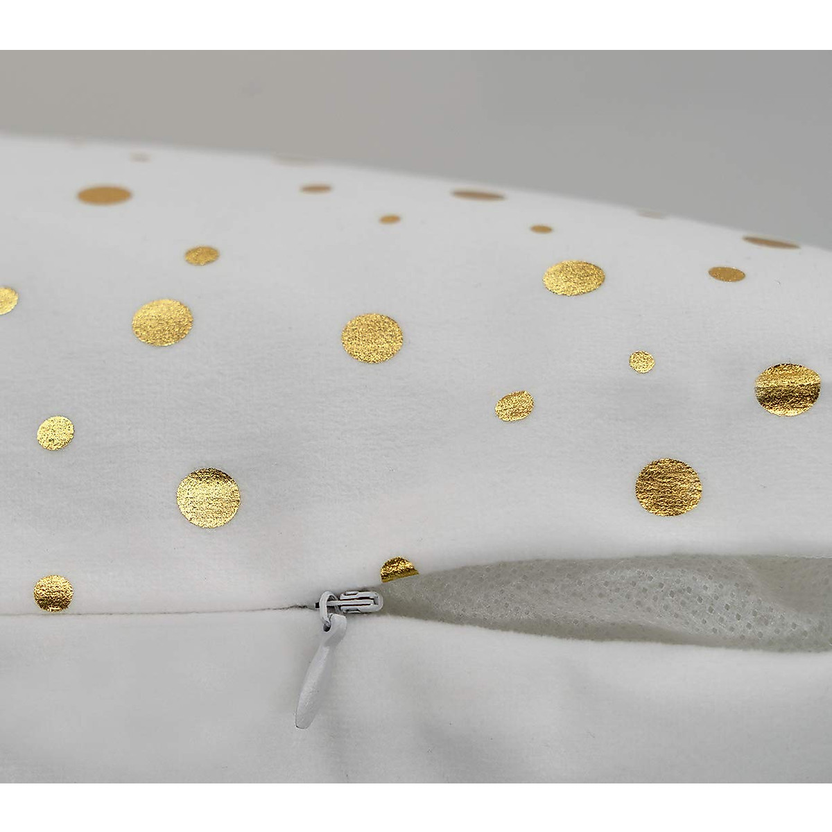 XUISWELL Inspirational Quotes I Hugged This Little Pillow Hug Black Throw Pillow Cover, Long Distance Relationship Gifts for Women Men, Cushion Case for Sofa Bed Home Decor 18 x 18 Inch