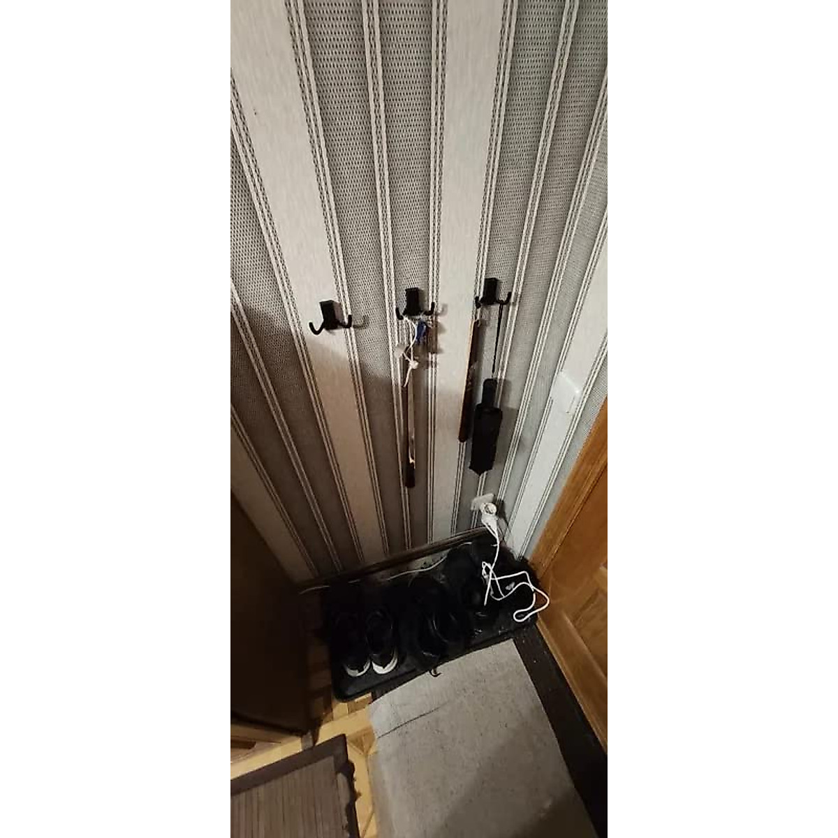 Wall Mounted Coat Hooks 4 Pcs Heavy Duty Black Hardware Robe Hooks Decorative for Single Hanging Coats Towel Cubicle Classroom Kitchen Bath Backpack Hat Hook.(4, Black)