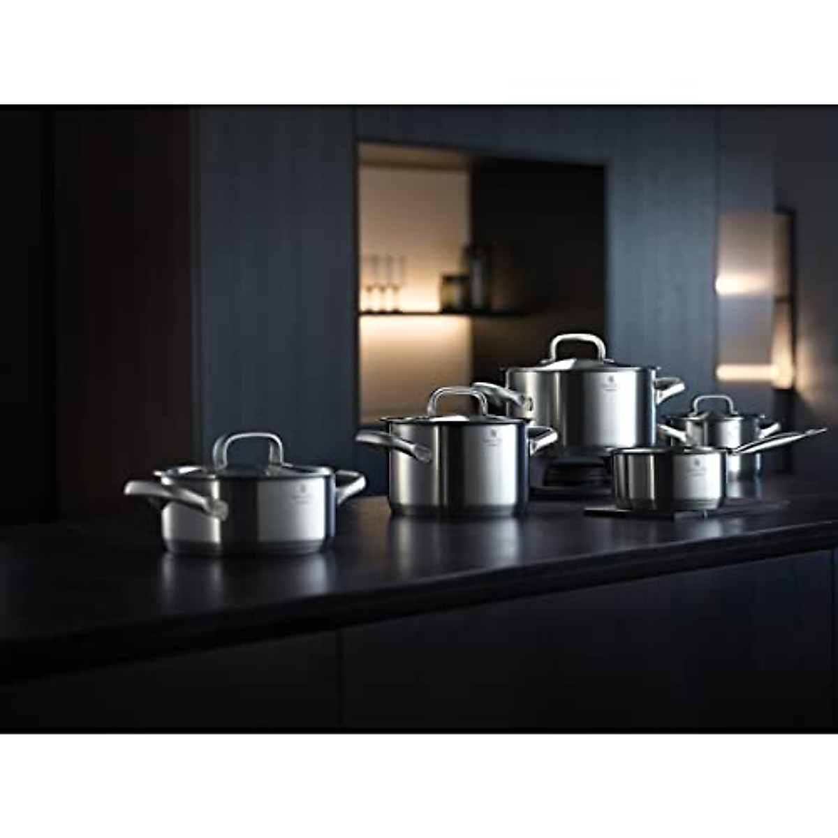 WMF Pot Set 5-Piece Gourmet Plus Inside Scale Steam Vent Made in Germany Hollow Handles Metal Lid Cromargan® Stainless Steel Suitable for Induction Hobs Dishwasher-Safe