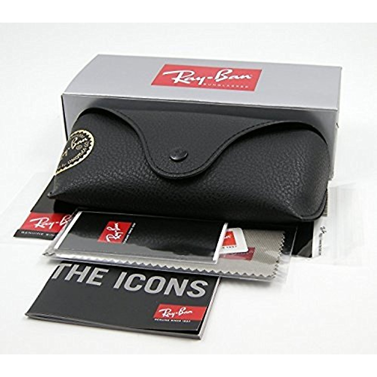 Ray-Ban RB3025 Aviator Sunglasses.