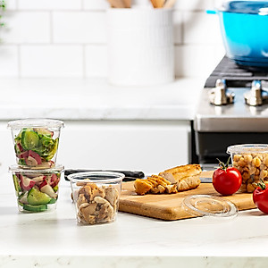 Comfy Package [5.5 oz. - 200 Count Clear Disposable Plastic Portion Cups with Lids - Soufflé Cups, Jello Shot Cups With Lids, Clear Plastic Containers Perfect for salad Dressing and More