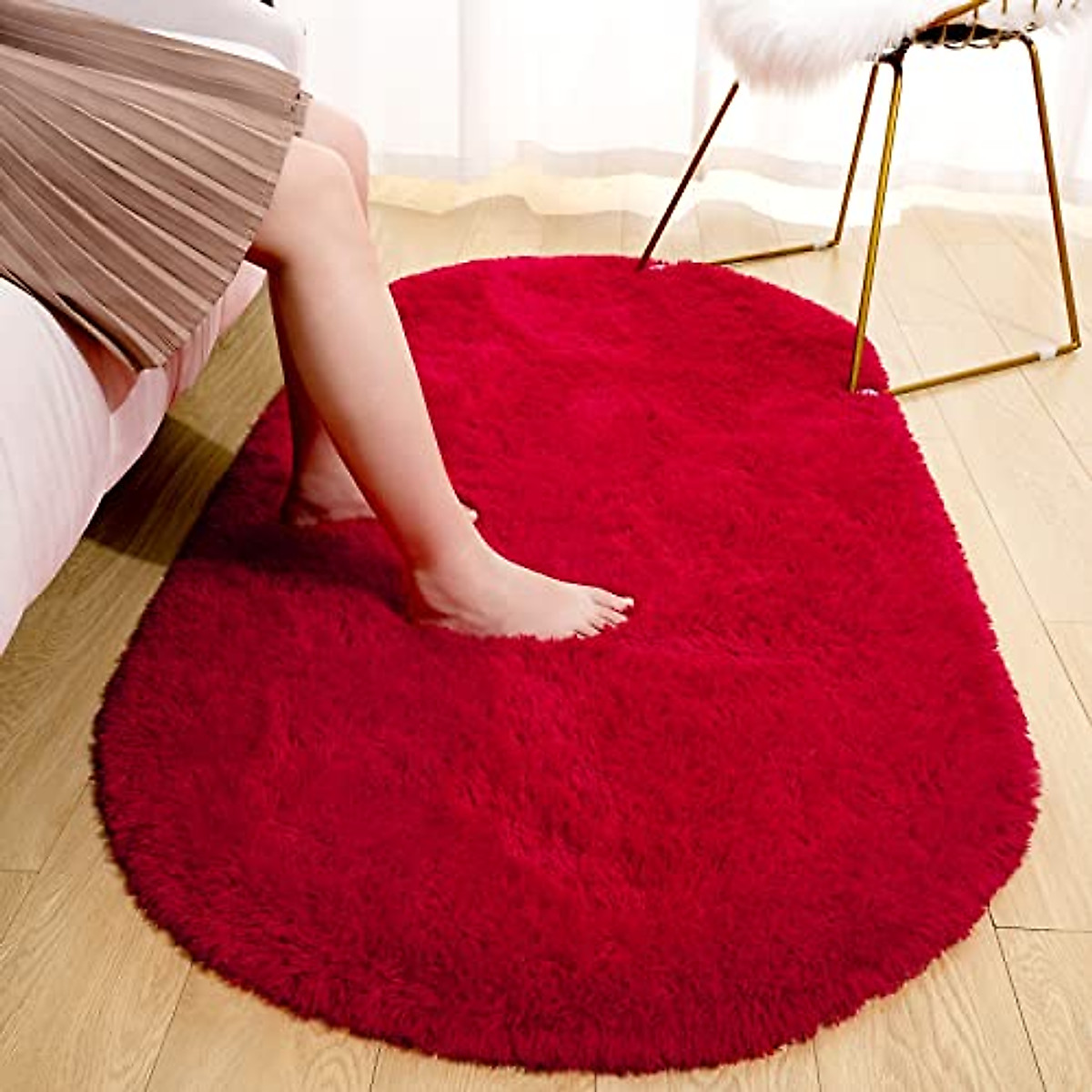 DETUM Soft Fluffy Area Rugs, 2.6 x 5.3 Feet Red Plush Rug for Girls Boys Bedroom Oval Throw Rug for Nursery Reading Room, Shaggy Cute Rugs for Kids Room Bedside School Dorm Home Décor