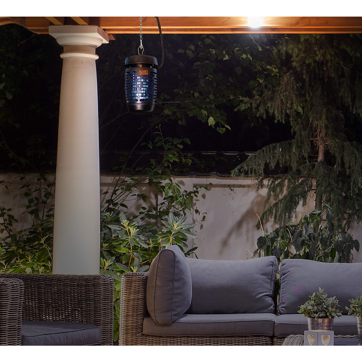 BLACK + DECKER Bug Zapper- Mosquito Repellent and Mosquito Zapper- Fly Traps for Indoors & Outdoors- Gnat & Moth Traps- Bug Catcher & Killer 600 Sqft Coverage Fly Trap for Insects