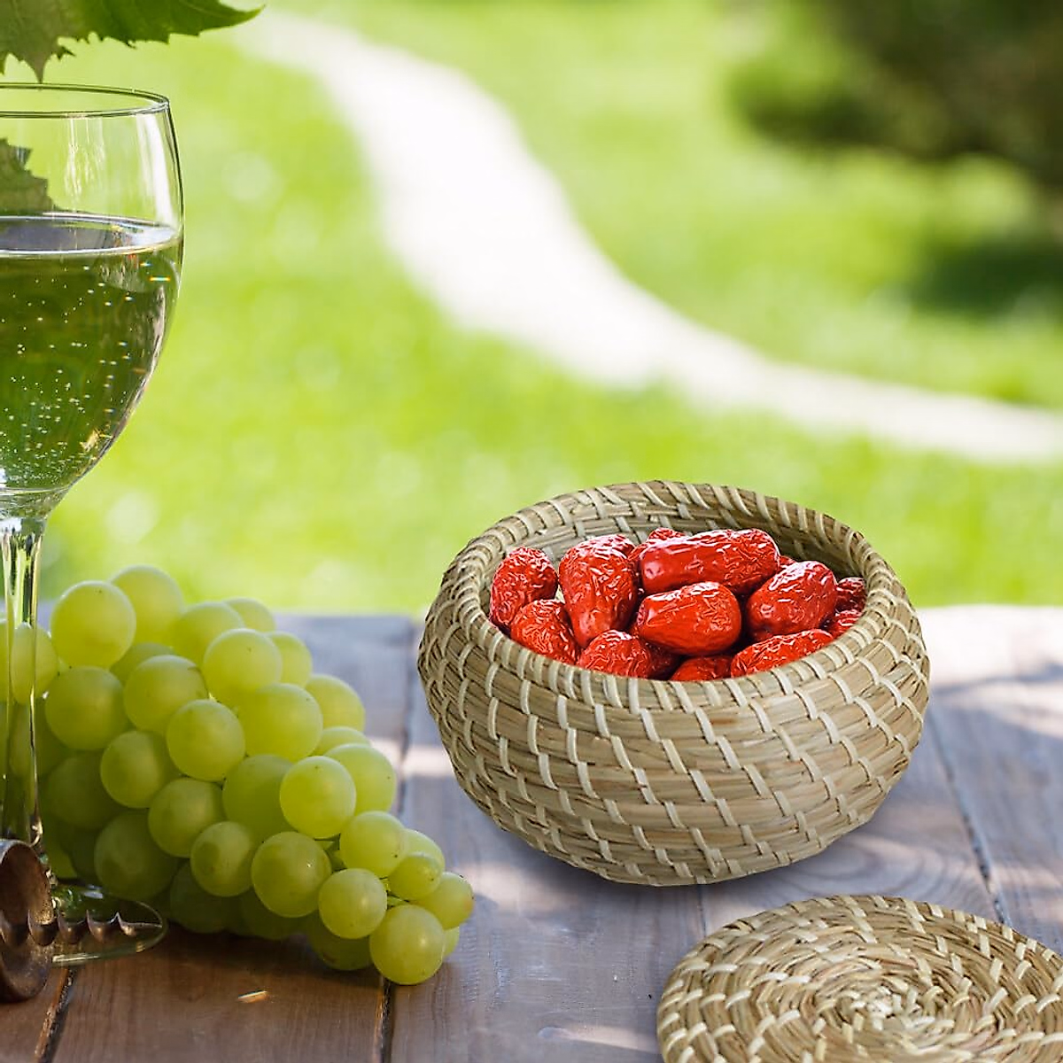Wicker Basket with Lid, Round Woven Seagrass Basket, Handmade Round Rattan Box Seagrass Box Desktop Storage Basket Box for Home, Bathroom Decor