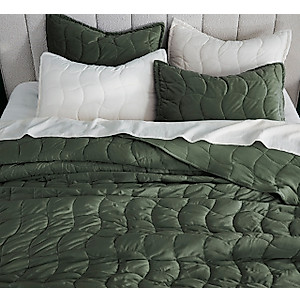 palassio Luxury Olive Green Velvet Twin Size Quilt Bedding Set with 1 Pillow Sham, Christmas Soft Cloud Cozy Warm Bedspread Coverlet for Kids, Lightweight Crushed Comforter for All Season