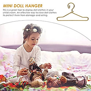 EXCEART 50pcs Mini Doll Clothes Hangers Metal Doll Gown Dress Outfit Holders Toys Hanging Rack Dollhouse Accessory 40mm ( Golden )
